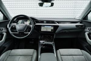 Beige Audi E-Tron 2020 in Marupe, with an engine capacity of 0.00 L and mileage of 144 thousand km for 29900 €, photo 7 on AUTOMOTO.COM.LV