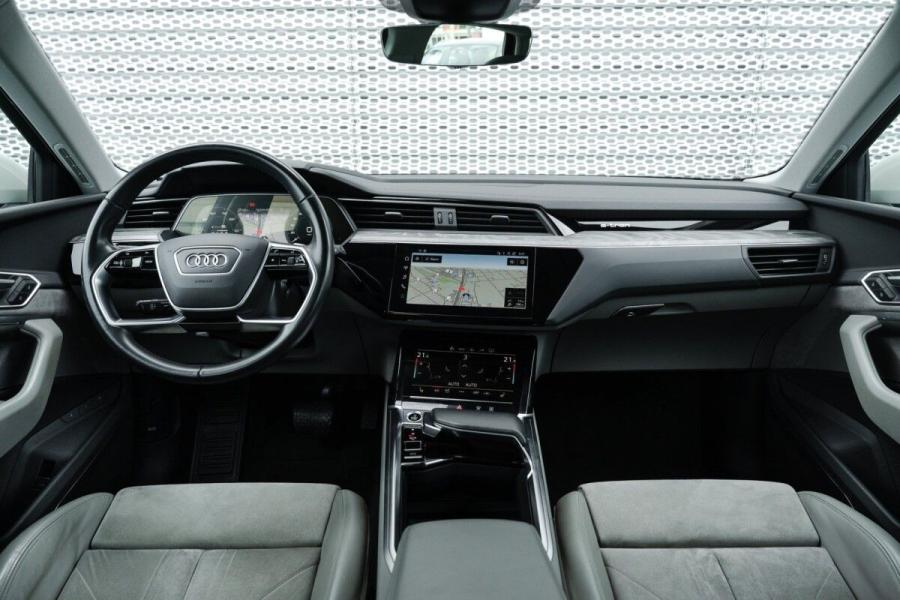 Beige Audi E-Tron 2020 in Marupe, with an engine capacity of 0.00 L and mileage of 144 thousand km for 29900 €, photo 7 on AUTOMOTO.COM.LV