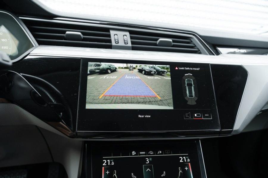 Beige Audi E-Tron 2020 in Marupe, with an engine capacity of 0.00 L and mileage of 144 thousand km for 29900 €, photo 18 on AUTOMOTO.COM.LV