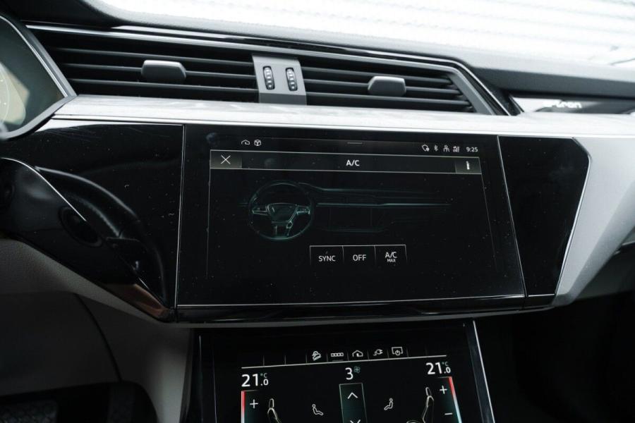 Beige Audi E-Tron 2020 in Marupe, with an engine capacity of 0.00 L and mileage of 144 thousand km for 29900 €, photo 19 on AUTOMOTO.COM.LV