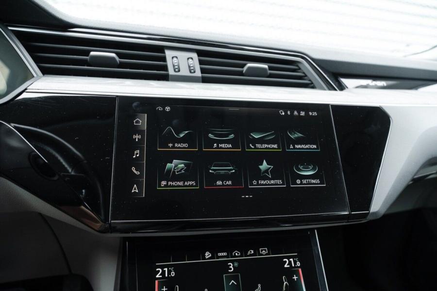 Beige Audi E-Tron 2020 in Marupe, with an engine capacity of 0.00 L and mileage of 144 thousand km for 29900 €, photo 20 on AUTOMOTO.COM.LV