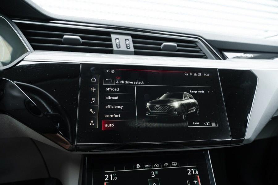 Beige Audi E-Tron 2020 in Marupe, with an engine capacity of 0.00 L and mileage of 144 thousand km for 29900 €, photo 21 on AUTOMOTO.COM.LV