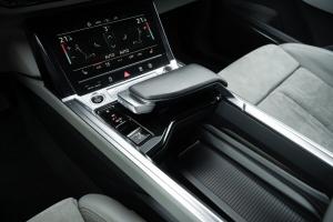 Beige Audi E-Tron 2020 in Marupe, with an engine capacity of 0.00 L and mileage of 144 thousand km for 29900 €, photo 27 on AUTOMOTO.COM.LV