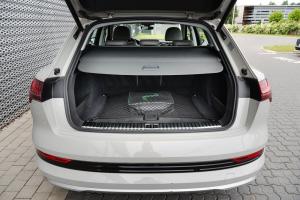 Beige Audi E-Tron 2020 in Marupe, with an engine capacity of 0.00 L and mileage of 144 thousand km for 29900 €, photo 29 on AUTOMOTO.COM.LV