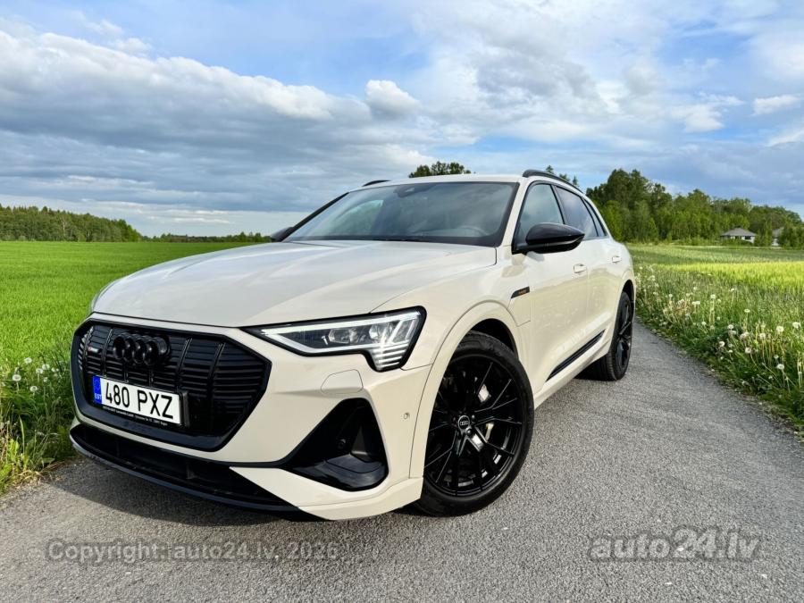 Smilšu krāsa Audi E-Tron 2022 Tallina, ar dzinēja tilpumu 0.00 L un nobraukumu 55 tūkst. km par 49900 €, foto 1 vietnē AUTOMOTO.COM.LV