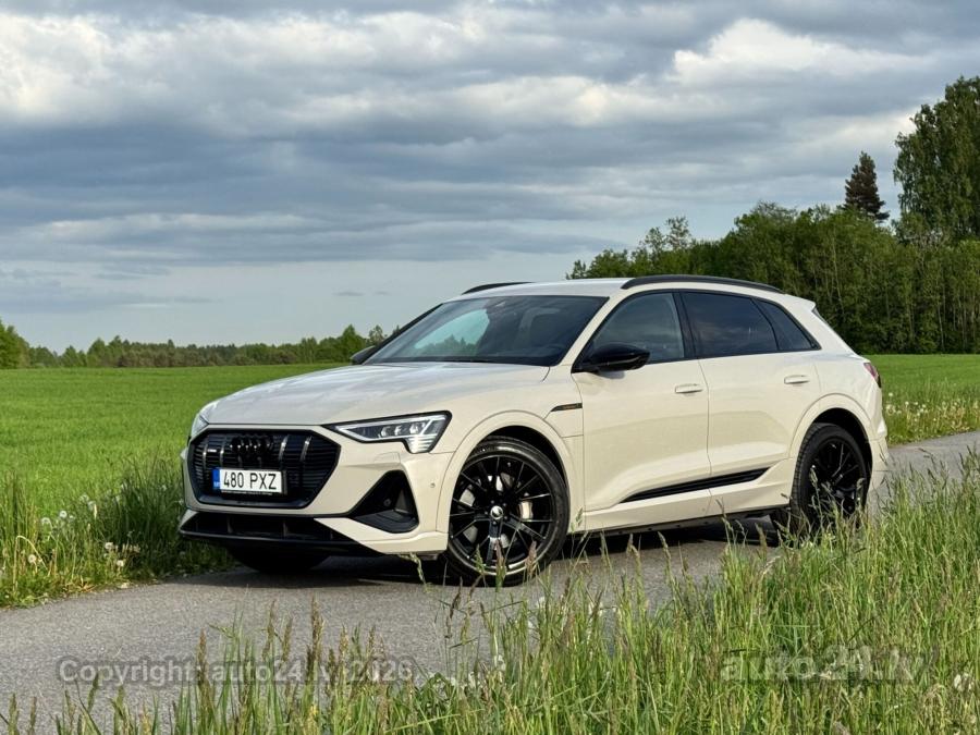 Smilšu krāsa Audi E-Tron 2022 Tallina, ar dzinēja tilpumu 0.00 L un nobraukumu 55 tūkst. km par 49900 €, foto 4 vietnē AUTOMOTO.COM.LV