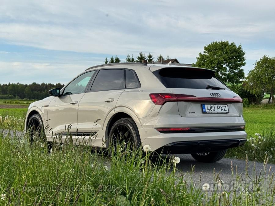 Smilšu krāsa Audi E-Tron 2022 Tallina, ar dzinēja tilpumu 0.00 L un nobraukumu 55 tūkst. km par 49900 €, foto 5 vietnē AUTOMOTO.COM.LV