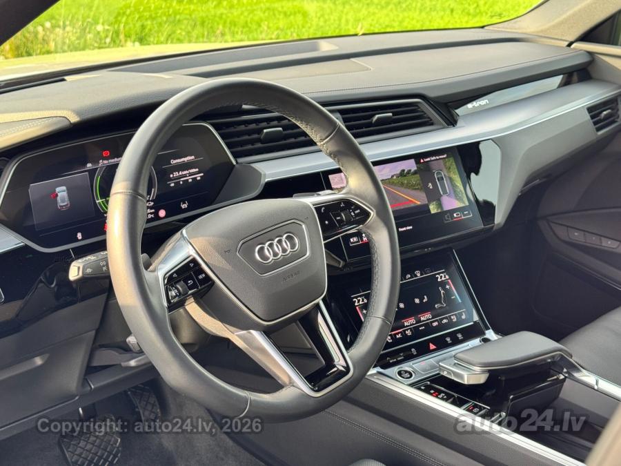 Smilšu krāsa Audi E-Tron 2022 Tallina, ar dzinēja tilpumu 0.00 L un nobraukumu 55 tūkst. km par 49900 €, foto 13 vietnē AUTOMOTO.COM.LV