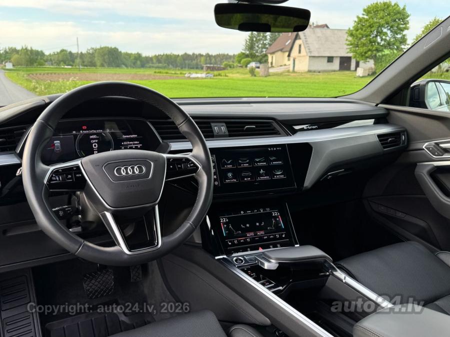Smilšu krāsa Audi E-Tron 2022 Tallina, ar dzinēja tilpumu 0.00 L un nobraukumu 55 tūkst. km par 49900 €, foto 14 vietnē AUTOMOTO.COM.LV