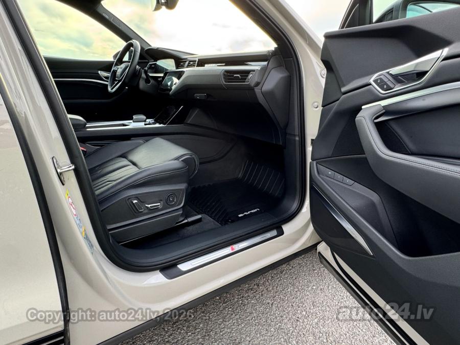Smilšu krāsa Audi E-Tron 2022 Tallina, ar dzinēja tilpumu 0.00 L un nobraukumu 55 tūkst. km par 49900 €, foto 18 vietnē AUTOMOTO.COM.LV
