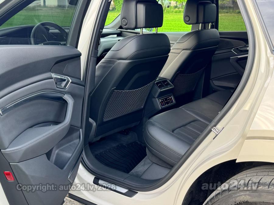 Smilšu krāsa Audi E-Tron 2022 Tallina, ar dzinēja tilpumu 0.00 L un nobraukumu 55 tūkst. km par 49900 €, foto 20 vietnē AUTOMOTO.COM.LV