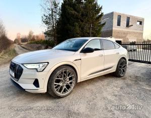 Бежевый Ауди E-Tron 2022 в Таллин, объемом двигателя 0.00 л и пробегом 158 тыс. км за 43900 €, фото  на AUTOMOTO.COM.LV