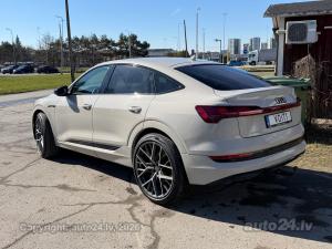 Beige Audi E-Tron 2022 in Tallinn, with an engine capacity of 0.00 L and mileage of 158 thousand km for 43900 €, photo 7 on AUTOMOTO.COM.LV