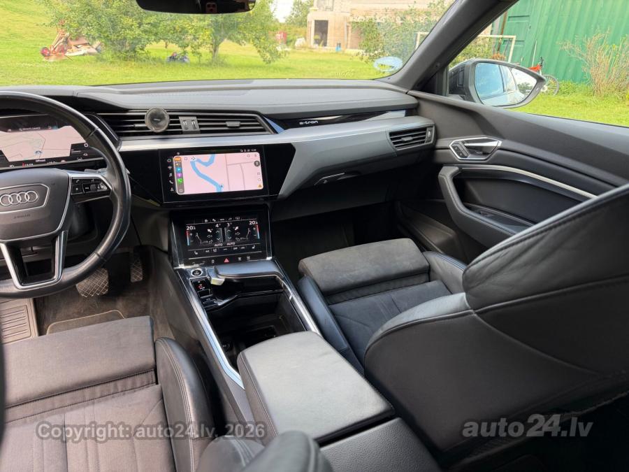 Beige Audi E-Tron 2022 in Tallinn, with an engine capacity of 0.00 L and mileage of 158 thousand km for 43900 €, photo 9 on AUTOMOTO.COM.LV