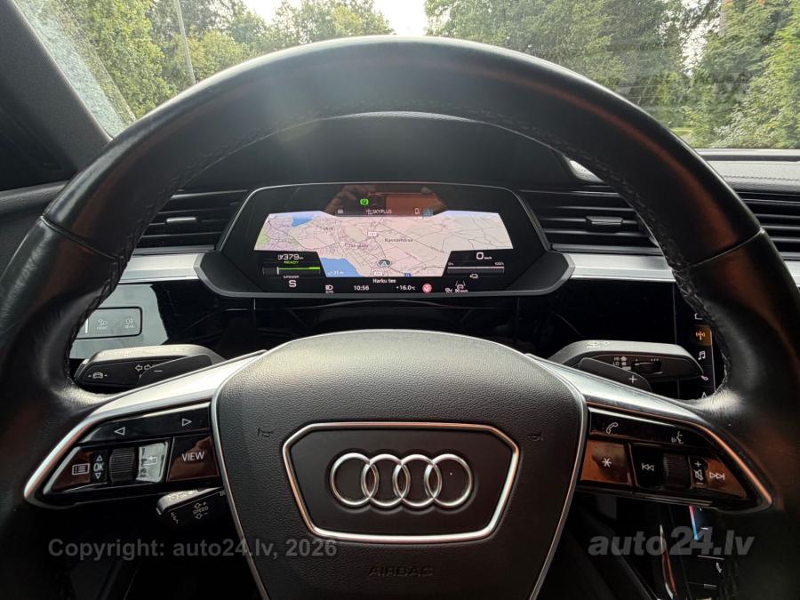 Beige Audi E-Tron 2022 in Tallinn, with an engine capacity of 0.00 L and mileage of 158 thousand km for 43900 €, photo 10 on AUTOMOTO.COM.LV