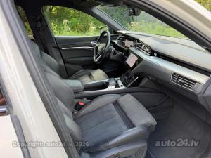 Beige Audi E-Tron 2022 in Tallinn, with an engine capacity of 0.00 L and mileage of 158 thousand km for 43900 €, photo 12 on AUTOMOTO.COM.LV