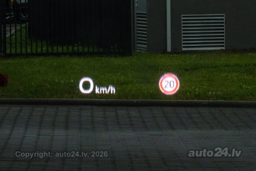 Smilšu krāsa Audi E-Tron 2025 Rīga, ar dzinēja tilpumu 0.00 L un nobraukumu 8 tūkst. km par 76757 €, foto 13 vietnē AUTOMOTO.COM.LV
