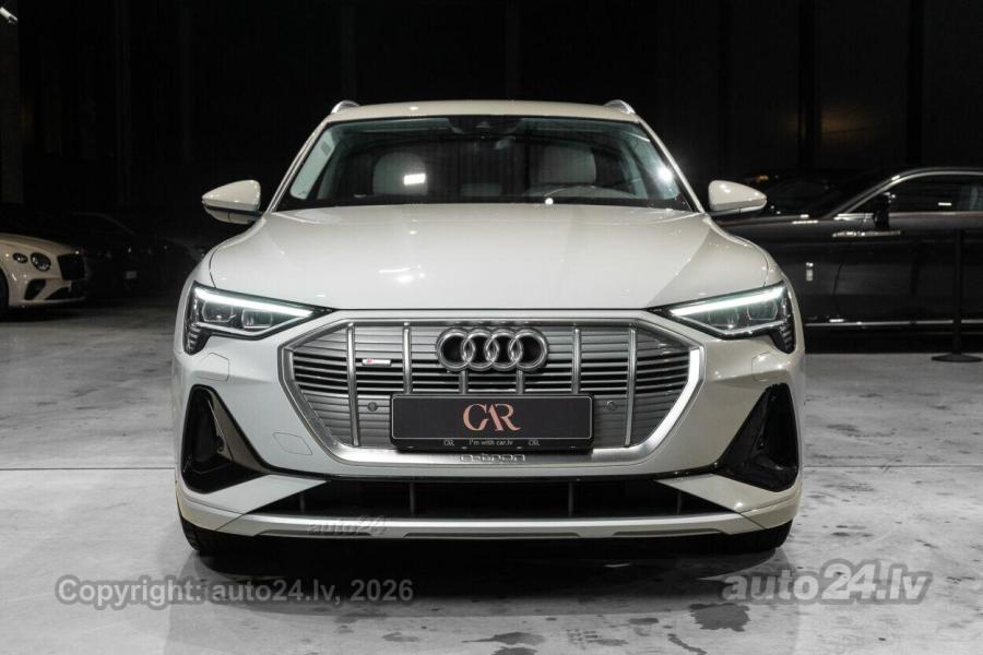 Smilšu krāsa Audi E-Tron 2021 Valmiera, ar dzinēja tilpumu 0.00 L un nobraukumu 85 tūkst. km par 35000 €, foto 2 vietnē AUTOMOTO.COM.LV