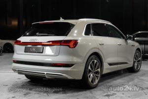 Smilšu krāsa Audi E-Tron 2021 Valmiera, ar dzinēja tilpumu 0.00 L un nobraukumu 85 tūkst. km par 35000 €, foto 4 vietnē AUTOMOTO.COM.LV
