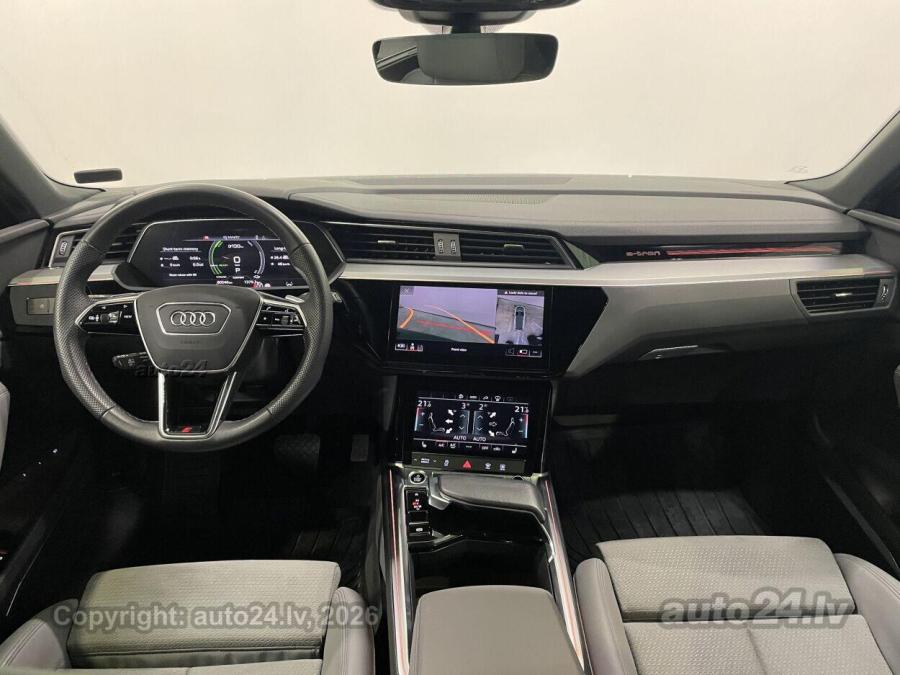 Smilšu krāsa Audi E-Tron 2022 Tallina, ar dzinēja tilpumu 0.00 L un nobraukumu 61 tūkst. km par 35000 €, foto 14 vietnē AUTOMOTO.COM.LV