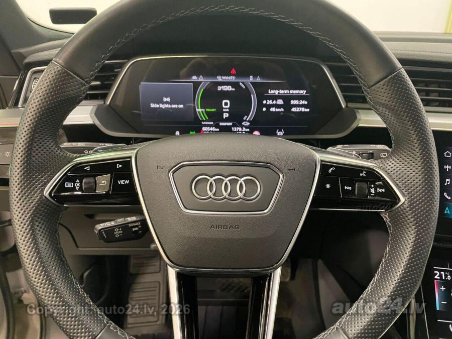 Smilšu krāsa Audi E-Tron 2022 Tallina, ar dzinēja tilpumu 0.00 L un nobraukumu 61 tūkst. km par 35000 €, foto 15 vietnē AUTOMOTO.COM.LV
