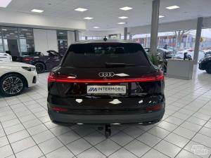 Black Audi E-Tron 2019 in Kaunas, with an engine capacity of 0.00 L and mileage of 67 thousand km for 31660 €, photo 5 on AUTOMOTO.COM.LV