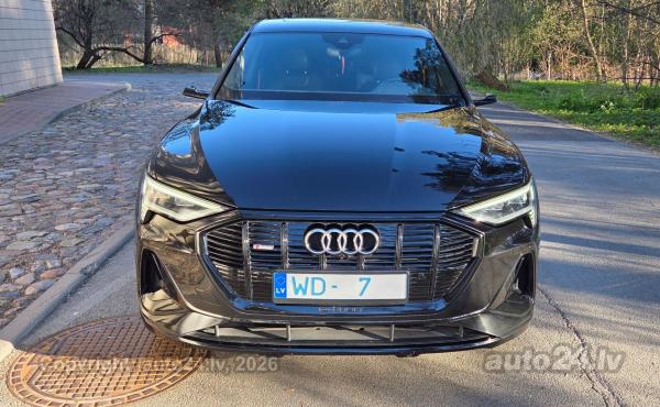 Melns Audi E-Tron 2020 Tallina, ar dzinēja tilpumu 0.00 L un nobraukumu 99 tūkst. km par 30500 €, foto 1 vietnē AUTOMOTO.COM.LV
