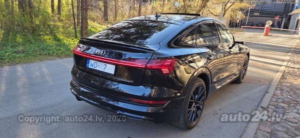 Melns Audi E-Tron 2020 Tallina, ar dzinēja tilpumu 0.00 L un nobraukumu 99 tūkst. km par 30500 €, foto 5 vietnē AUTOMOTO.COM.LV