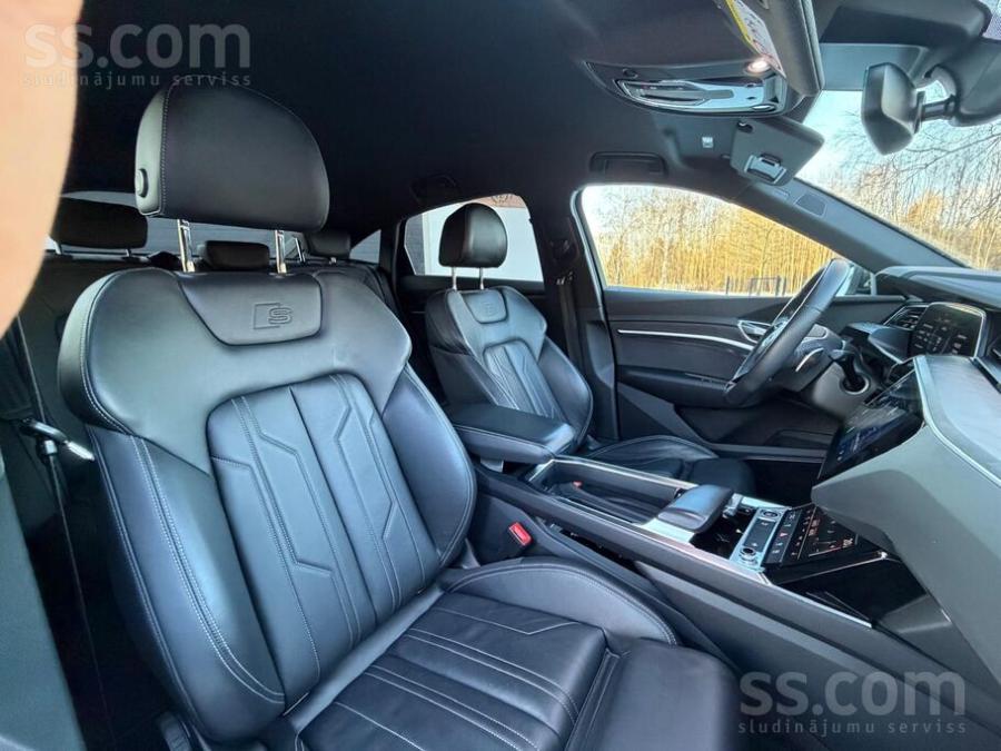 Black Audi E-Tron 2022 in Riga, with an engine capacity of 0.00 L and mileage of 37 thousand km for 33990 €, photo 5 on AUTOMOTO.COM.LV