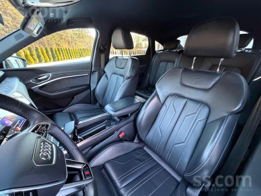 Black Audi E-Tron 2022 in Riga, with an engine capacity of 0.00 L and mileage of 37 thousand km for 33990 €, photo 9 on AUTOMOTO.COM.LV