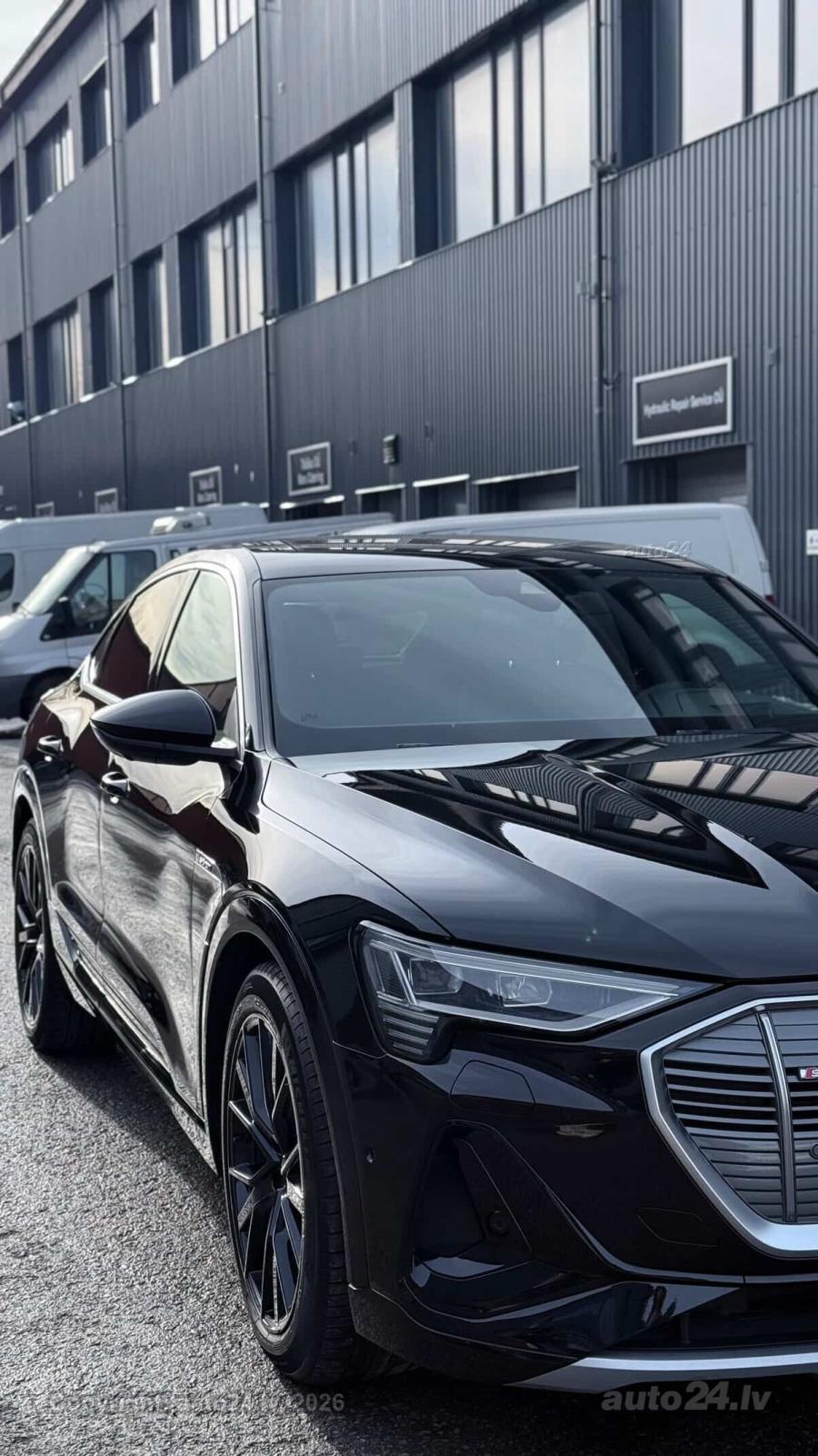 Melns Audi E-Tron 2022 Tallina, ar dzinēja tilpumu 0.00 L un nobraukumu 155 tūkst. km par 28900 €, foto 3 vietnē AUTOMOTO.COM.LV