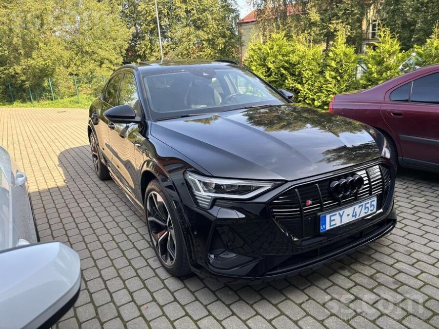 Melns Audi E-Tron 2022 Rīga, ar dzinēja tilpumu 0.00 L un nobraukumu 47 tūkst. km par 43000 €, foto 4 vietnē AUTOMOTO.COM.LV