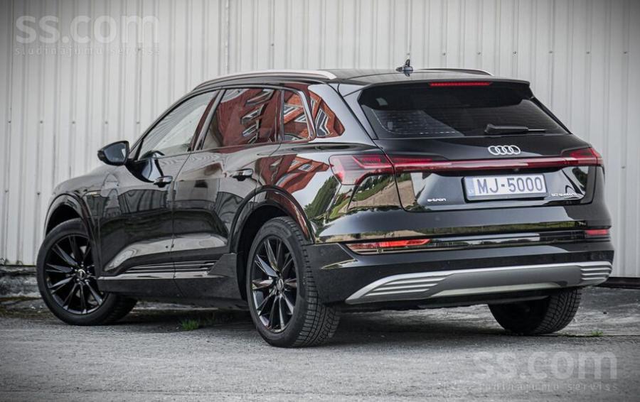 Melns Audi E-Tron 2019 Rīga, ar dzinēja tilpumu 0.00 L un nobraukumu 83 tūkst. km par 25990 €, foto 3 vietnē AUTOMOTO.COM.LV