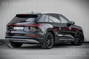 Melns Audi E-Tron 2019 Rīga, ar dzinēja tilpumu 0.00 L un nobraukumu 83 tūkst. km par 25990 €, foto 4 vietnē AUTOMOTO.COM.LV