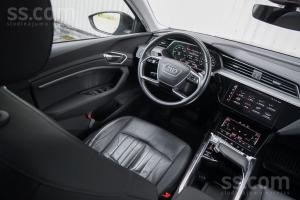 Melns Audi E-Tron 2019 Rīga, ar dzinēja tilpumu 0.00 L un nobraukumu 83 tūkst. km par 25990 €, foto 9 vietnē AUTOMOTO.COM.LV