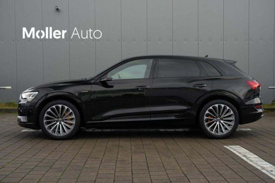 Black Audi E-Tron 2019 in Vilnius, with an engine capacity of 0.00 L and mileage of 101 thousand km for 29150 €, photo 6 on AUTOMOTO.COM.LV