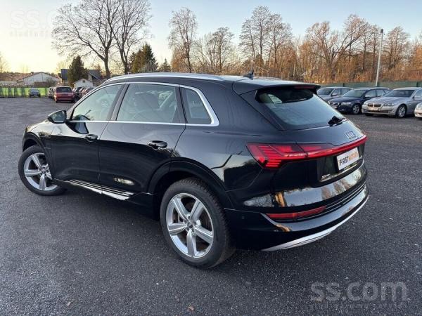 Black Audi E-Tron 2019 in Riga, with an engine capacity of 0.00 L and mileage of 167 thousand km for 21950 €, photo 2 on AUTOMOTO.COM.LV
