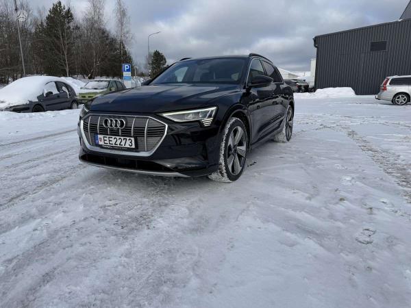 Black Audi E-Tron 2019 in Vilnius, with an engine capacity of 0.00 L and mileage of 135 thousand km for 27500 €, photo 1 on AUTOMOTO.COM.LV