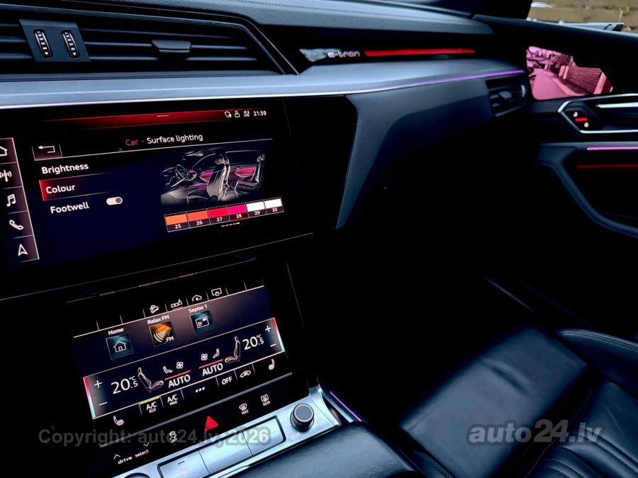 Черный Ауди E-Tron 2019 в Таллин, объемом двигателя 0.00 л и пробегом 119 тыс. км за 34500 €, фото 11 на AUTOMOTO.COM.LV