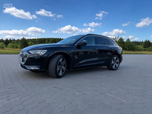 Черный Ауди E-Tron 2019 в Вильнюс, объемом двигателя 0.00 л и пробегом 138 тыс. км за 25000 €, фото 2 на AUTOMOTO.COM.LV
