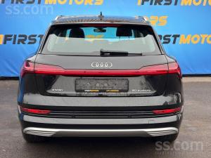 Black Audi E-Tron 2019 in Riga, with an engine capacity of 0.00 L and mileage of 167 thousand km for 19950 €, photo 5 on AUTOMOTO.COM.LV