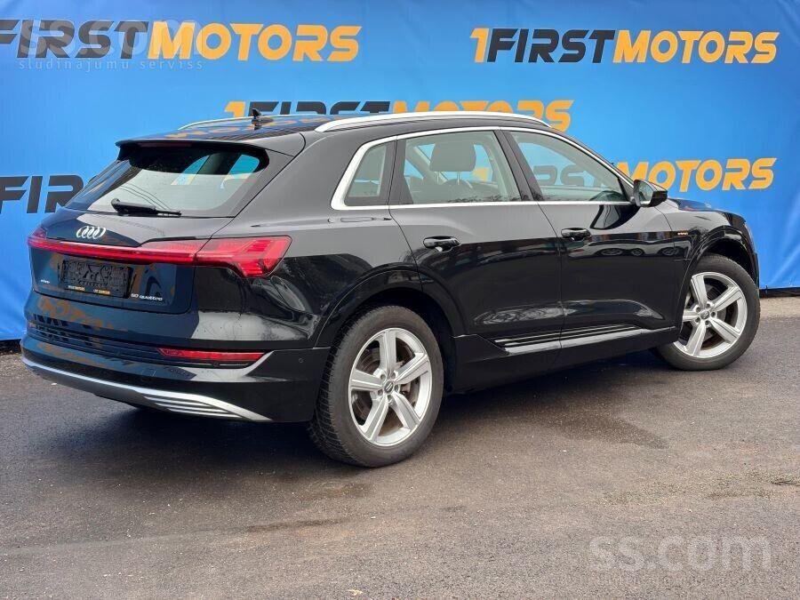 Black Audi E-Tron 2019 in Riga, with an engine capacity of 0.00 L and mileage of 167 thousand km for 19950 €, photo 7 on AUTOMOTO.COM.LV