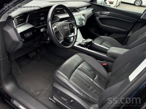 Black Audi E-Tron 2019 in Riga, with an engine capacity of 0.00 L and mileage of 167 thousand km for 19950 €, photo 9 on AUTOMOTO.COM.LV