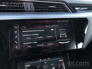Black Audi E-Tron 2019 in Riga, with an engine capacity of 0.00 L and mileage of 167 thousand km for 19950 €, photo 18 on AUTOMOTO.COM.LV