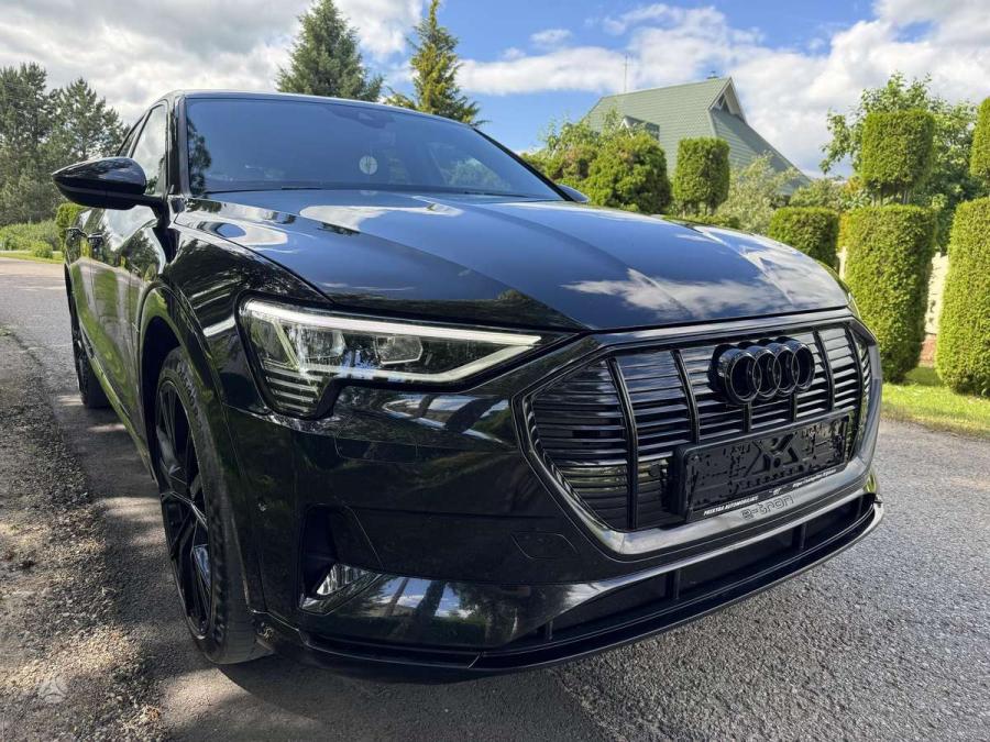 Melns Audi E-Tron 2019 Alīta, ar dzinēja tilpumu 0.00 L un nobraukumu 244 tūkst. km par 21700 €, foto 16 vietnē AUTOMOTO.COM.LV
