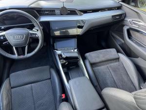 Melns Audi E-Tron 2019 Alīta, ar dzinēja tilpumu 0.00 L un nobraukumu 244 tūkst. km par 21700 €, foto 23 vietnē AUTOMOTO.COM.LV