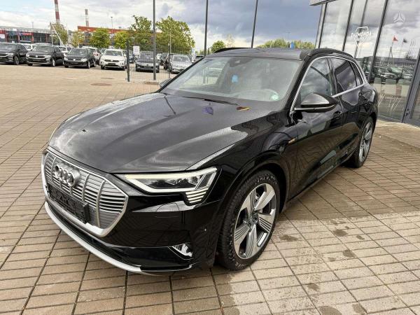 Melns Audi E-Tron 2019 Kauņa, ar dzinēja tilpumu 0.00 L un nobraukumu 185 tūkst. km par 21500 €, foto 1 vietnē AUTOMOTO.COM.LV