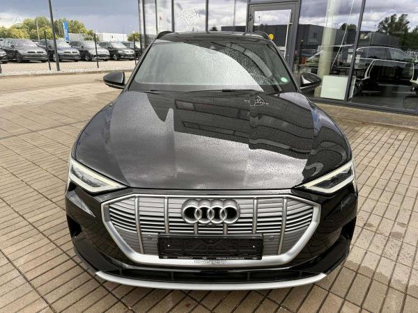 Melns Audi E-Tron 2019 Kauņa, ar dzinēja tilpumu 0.00 L un nobraukumu 185 tūkst. km par 21500 €, foto 2 vietnē AUTOMOTO.COM.LV
