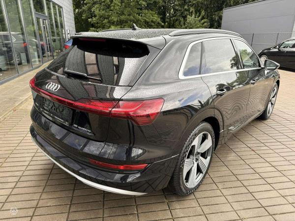 Melns Audi E-Tron 2019 Kauņa, ar dzinēja tilpumu 0.00 L un nobraukumu 185 tūkst. km par 21500 €, foto 4 vietnē AUTOMOTO.COM.LV