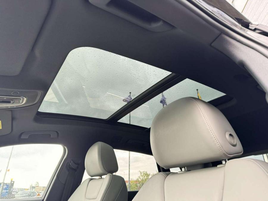Black Audi E-Tron 2019 in Kaunas, with an engine capacity of 0.00 L and mileage of 185 thousand km for 21500 €, photo 11 on AUTOMOTO.COM.LV